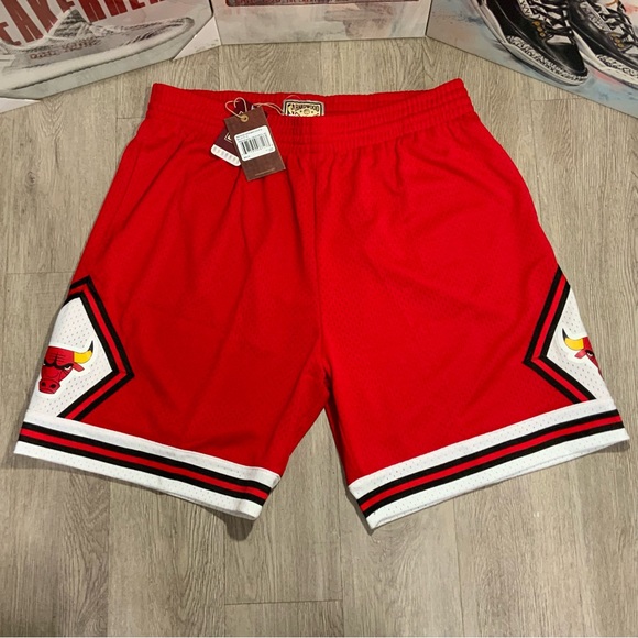 Mitchell & Ness | Shorts | New Mens Mitchell Ness Nba Swingman Shorts Chicago Bulls 7576 2xl ...